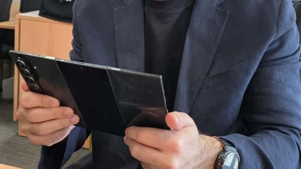 Samsung’s November 2025 update brings 45 security fixes and changes the ...